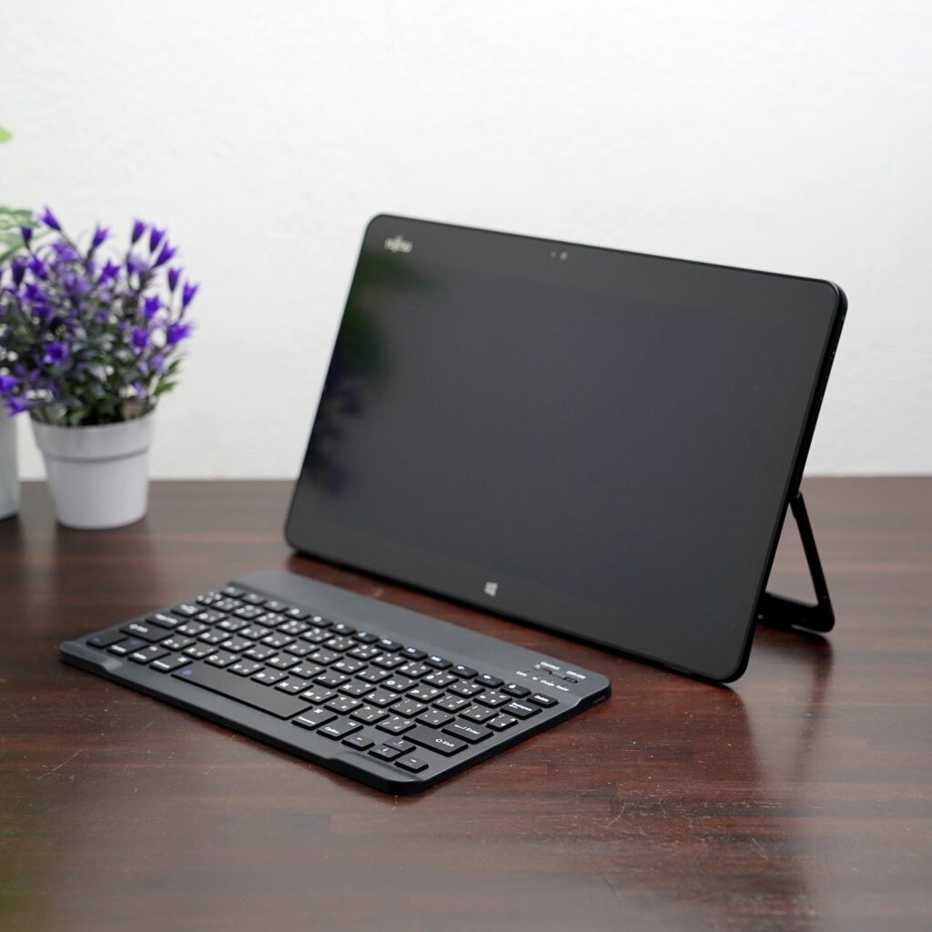 แท็บเล็ต Fujitsu ArrowsTab R727 มือสอง